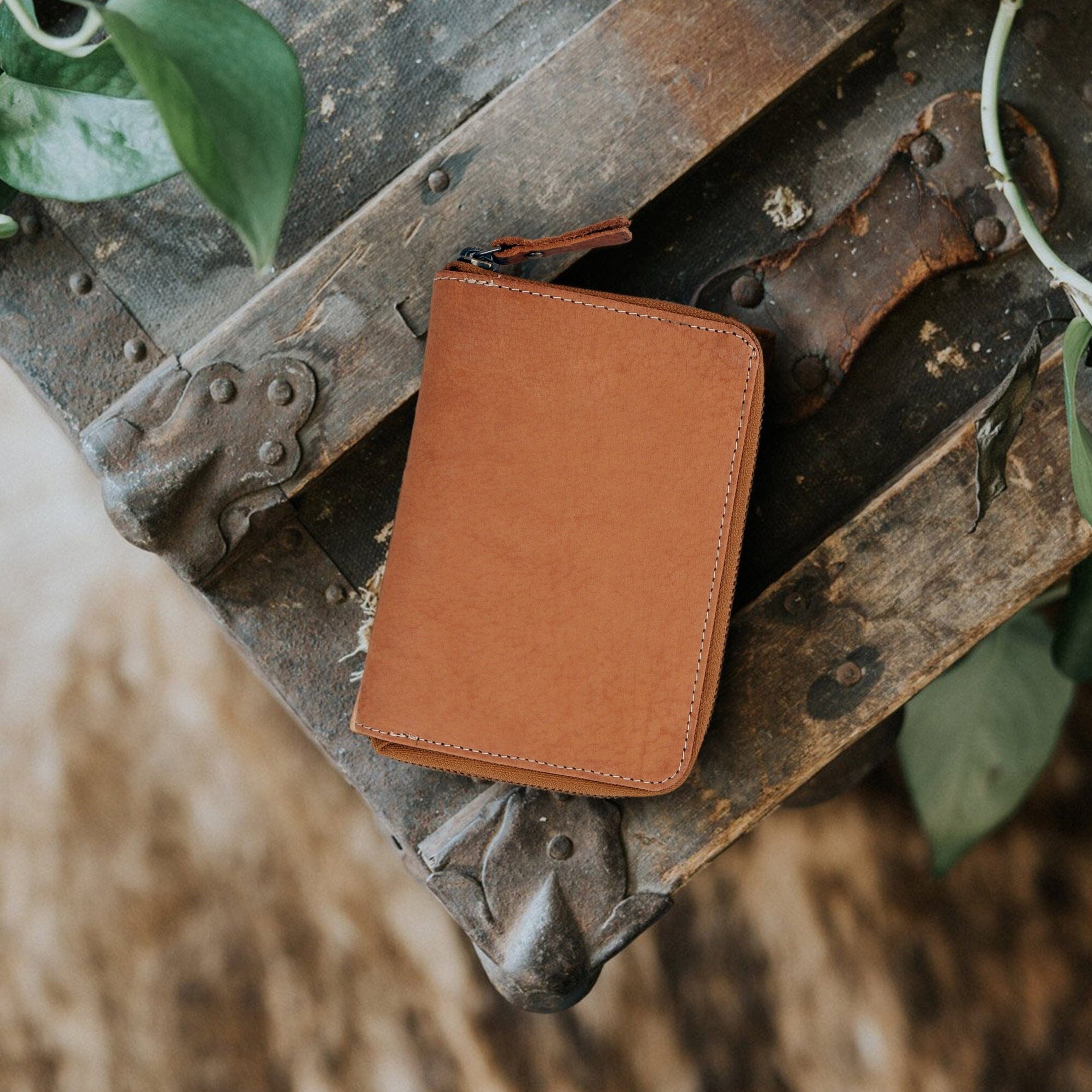 Handcrafted Men's Leather Zipper Wallet | Leather Wallet For Women ...
